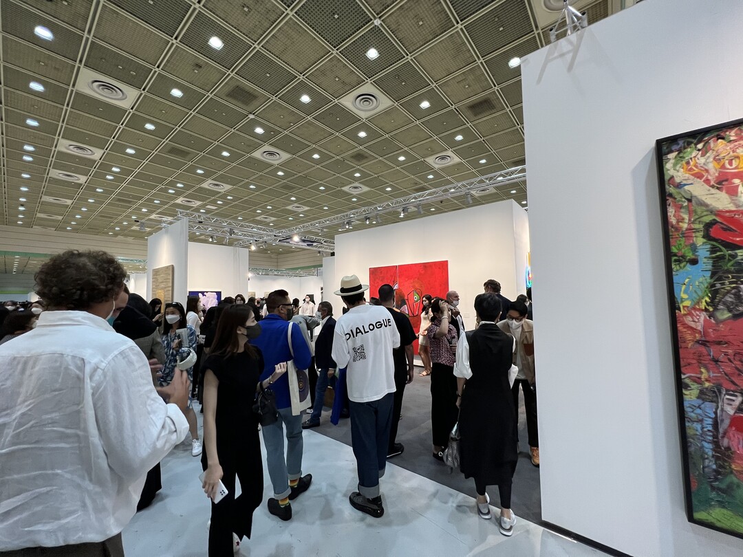 What did the world′s top 3 galleries exhibit in Frieze SEOUL?