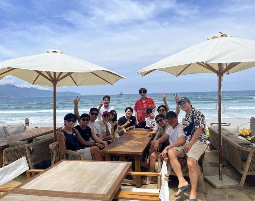 Han Hyo-joo and BH Entertainment Family Come Together for Heartwarming ...