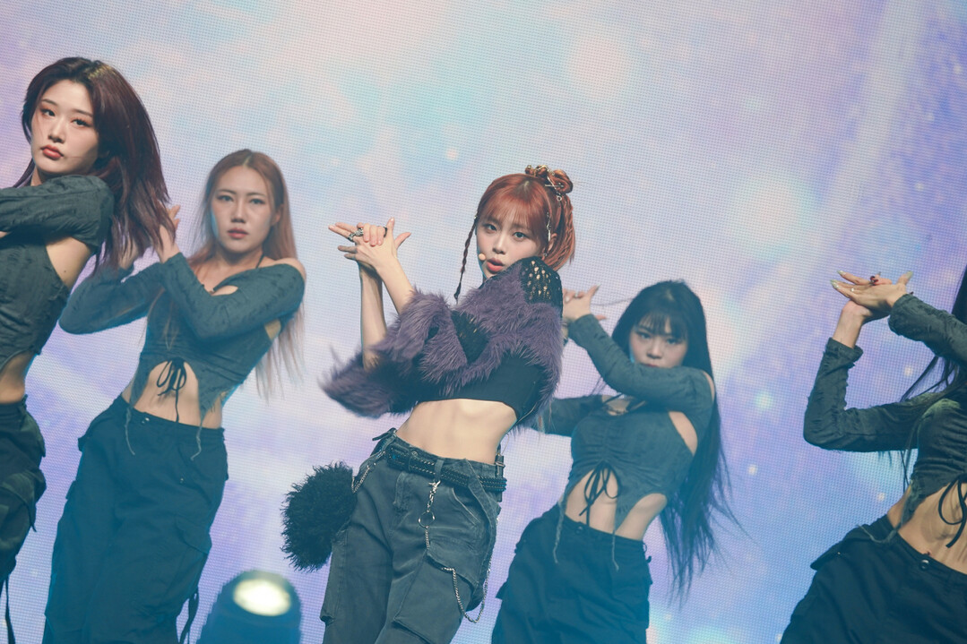 Chuu Makes Solo Debut with ＂Howl＂ EP After Loona Departure